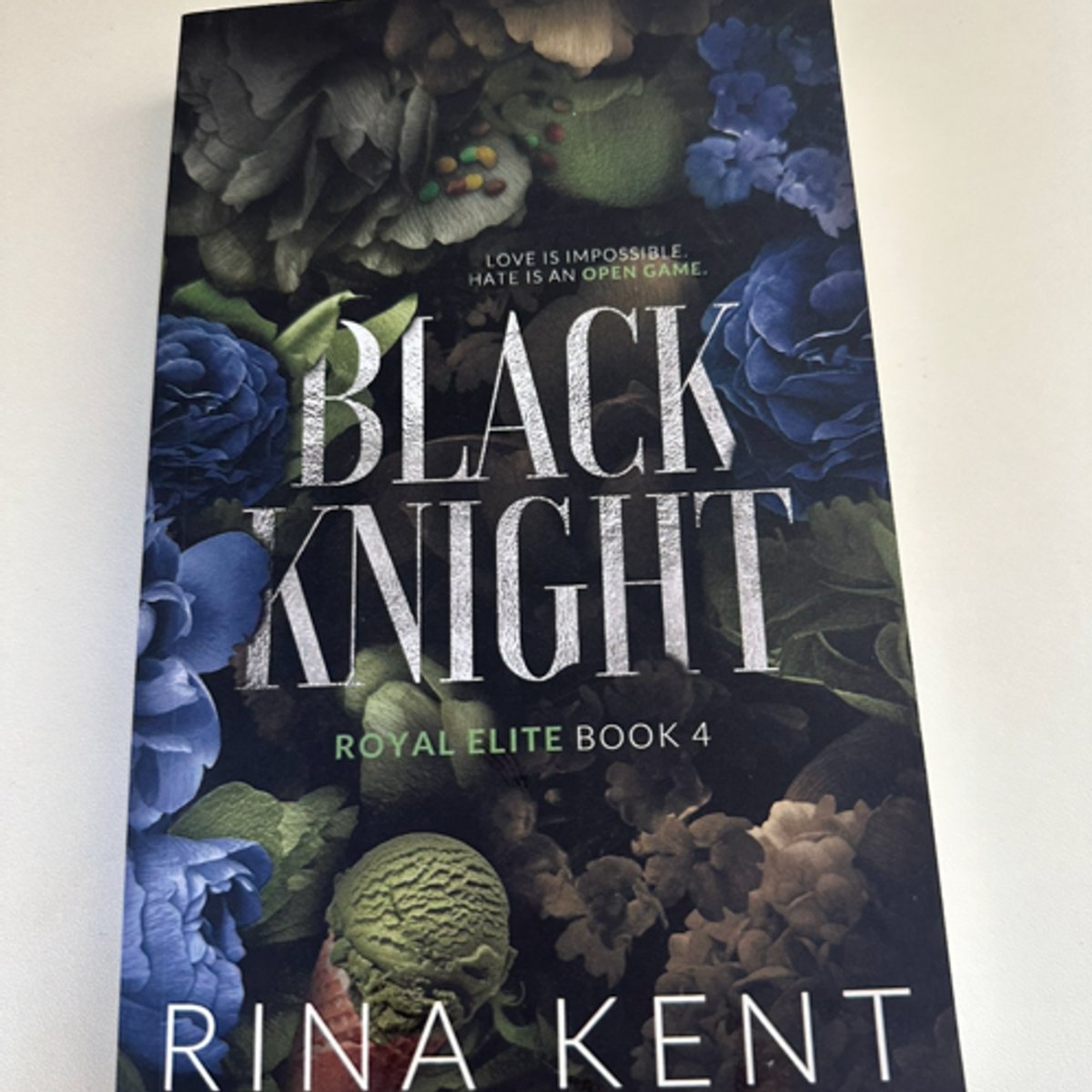 Black Knight by Rina Kent