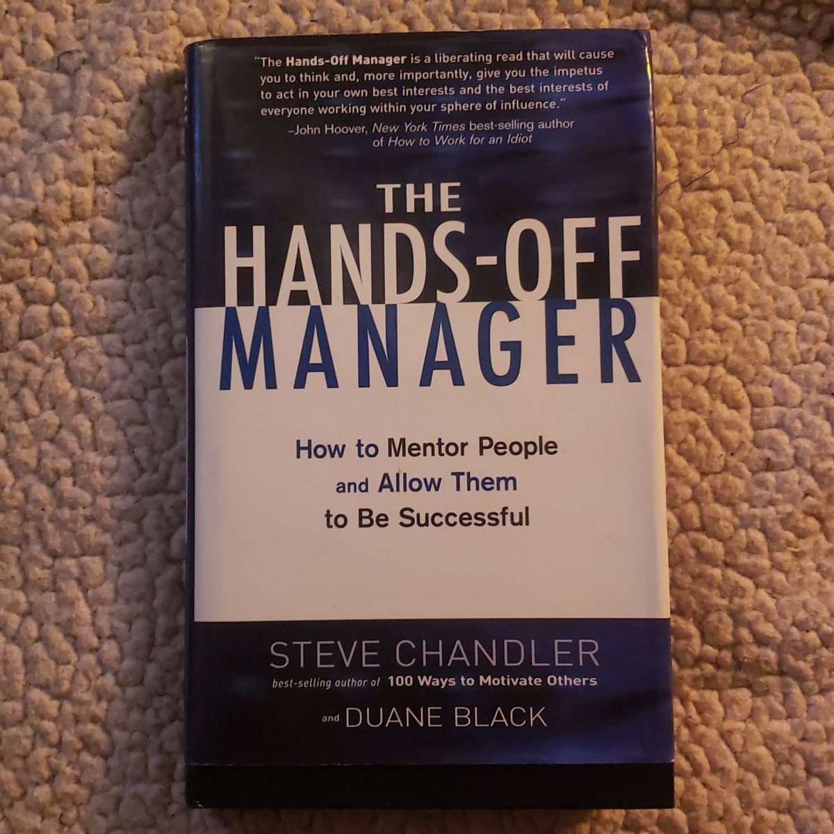 The Hands-Off Manager by Steve Chandler, Hardcover | Pangobooks
