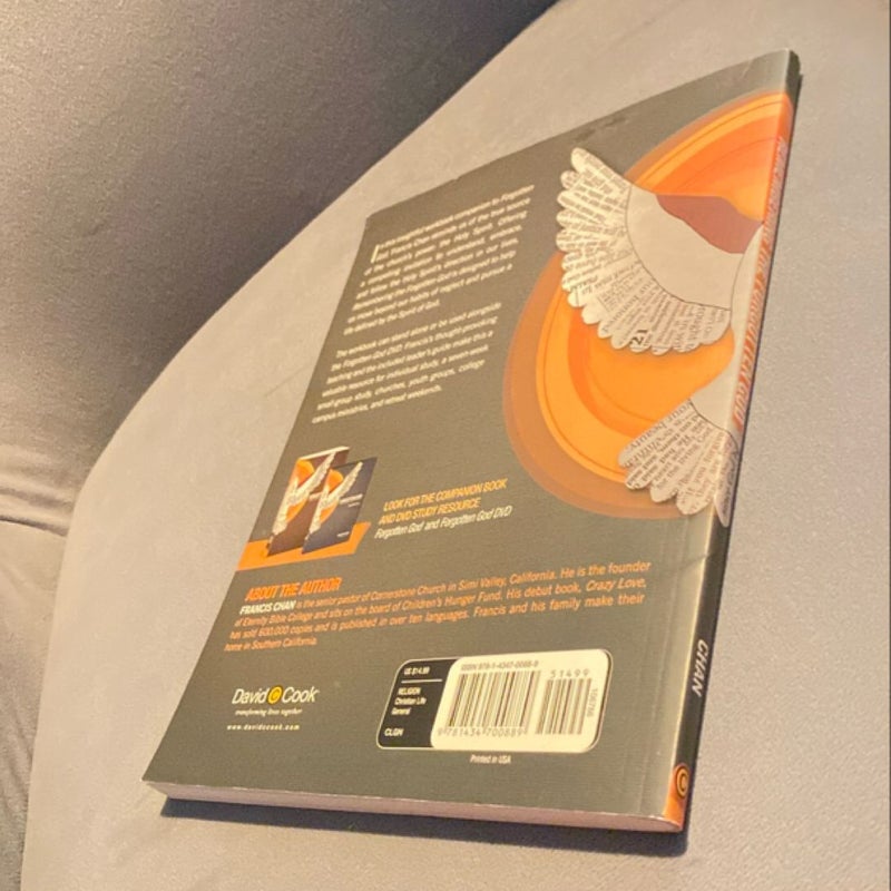 Remembering the Forgotten God by Francis Chan, Mark Beuving