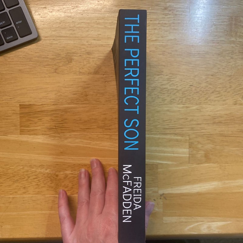 The Perfect Son by Frieda McFadden, Paperback | Pangobooks