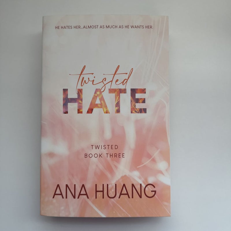 Twisted Hate by Ana Huang, Paperback | Pangobooks