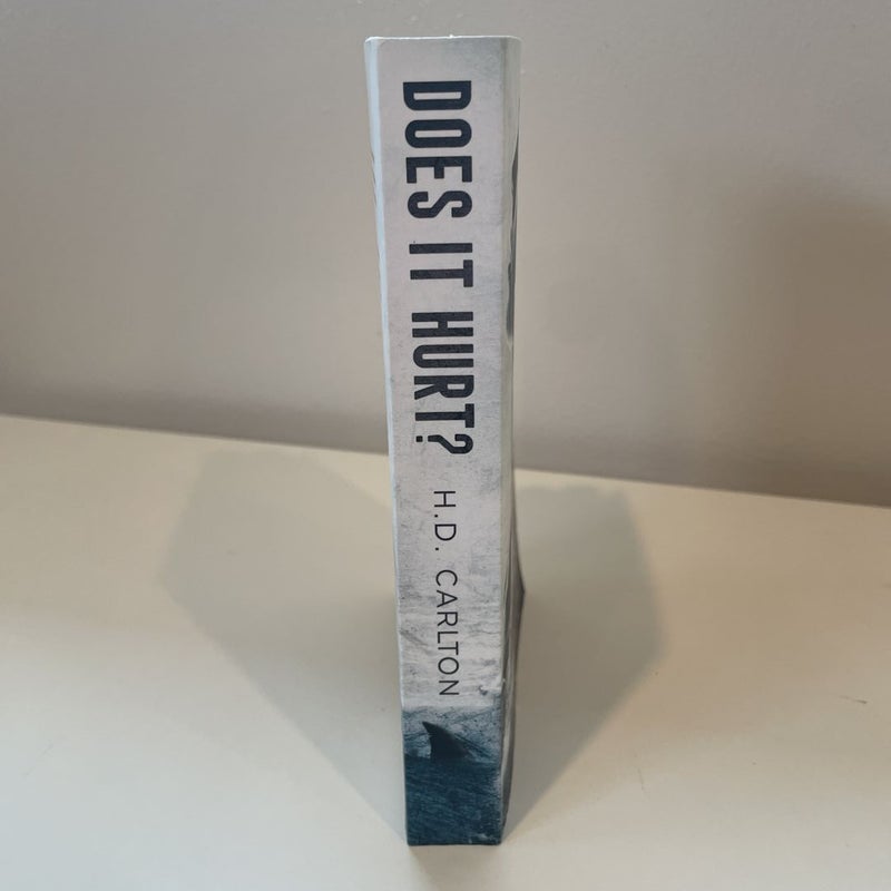 Does It Hurt? by H.D. Carlton, Paperback | Pangobooks