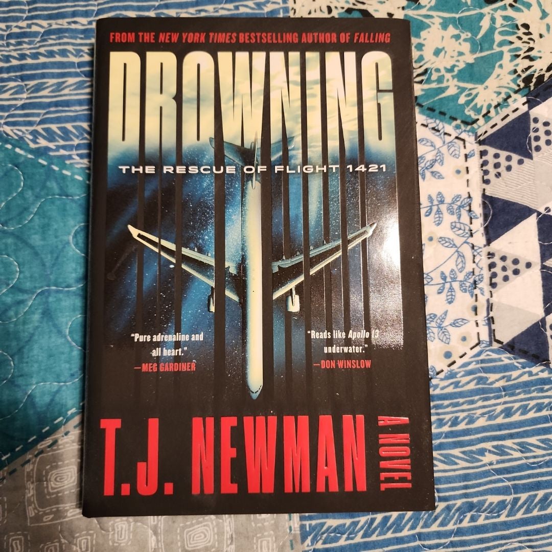 Drowning by T. J. Newman, Paperback | Pangobooks