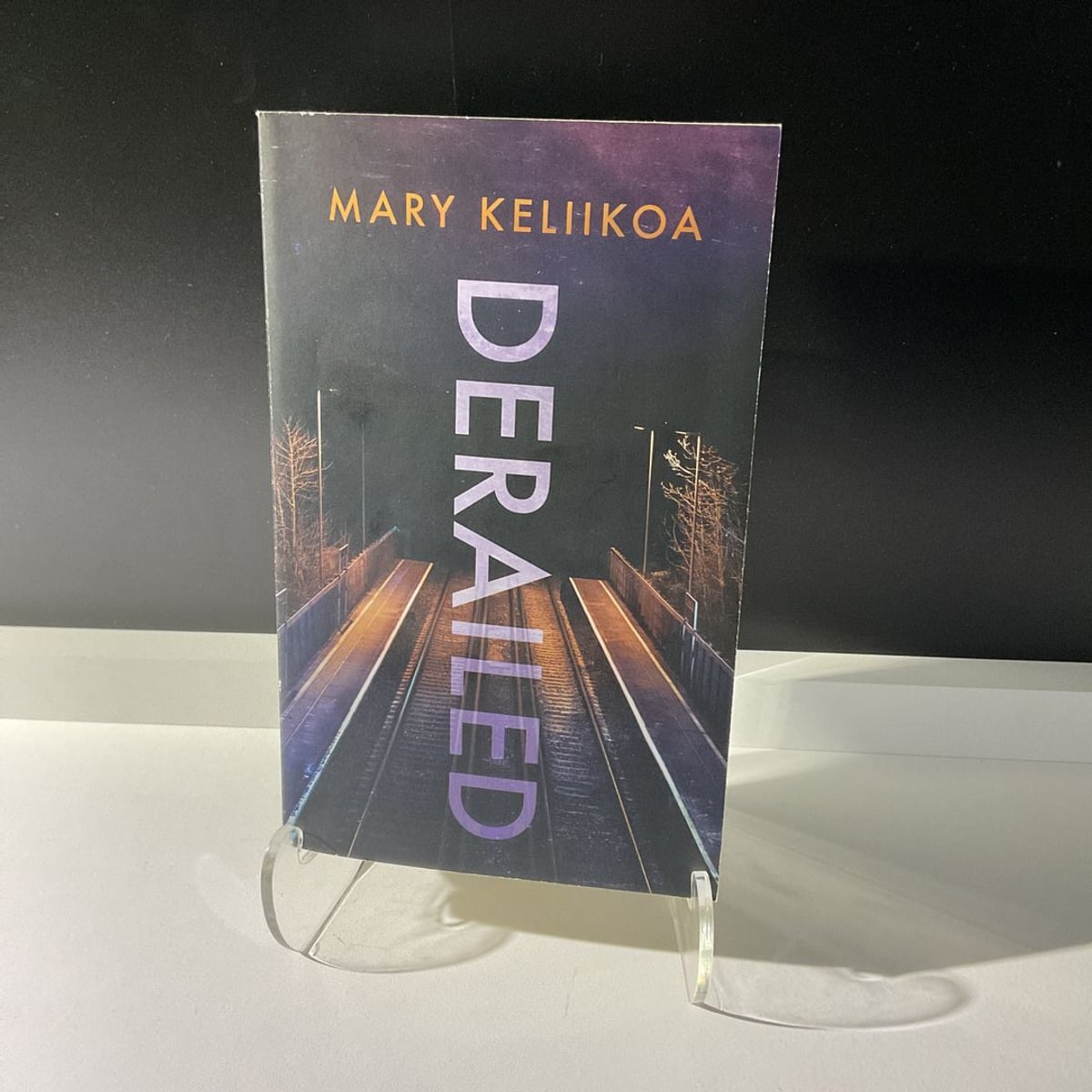 Derailed by Mary Keliikoa, Paperback | Pangobooks