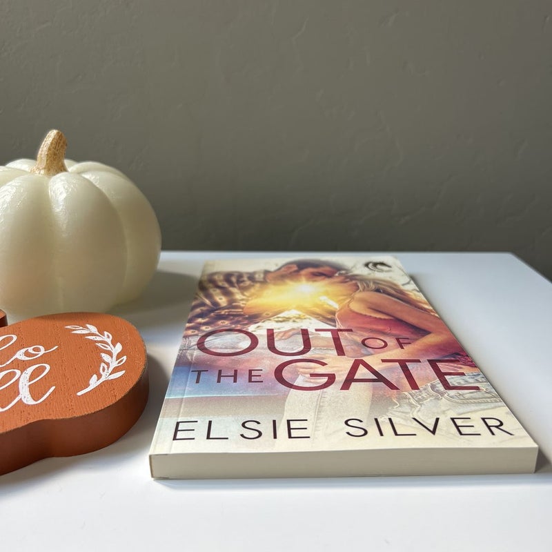Out of the Gate by Elsie Silver, Paperback | Pangobooks