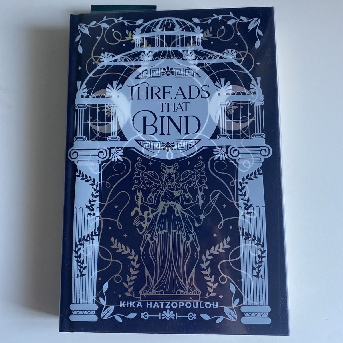 Threads That Bind by Kika Hatzopoulou, Hardcover | Pangobooks