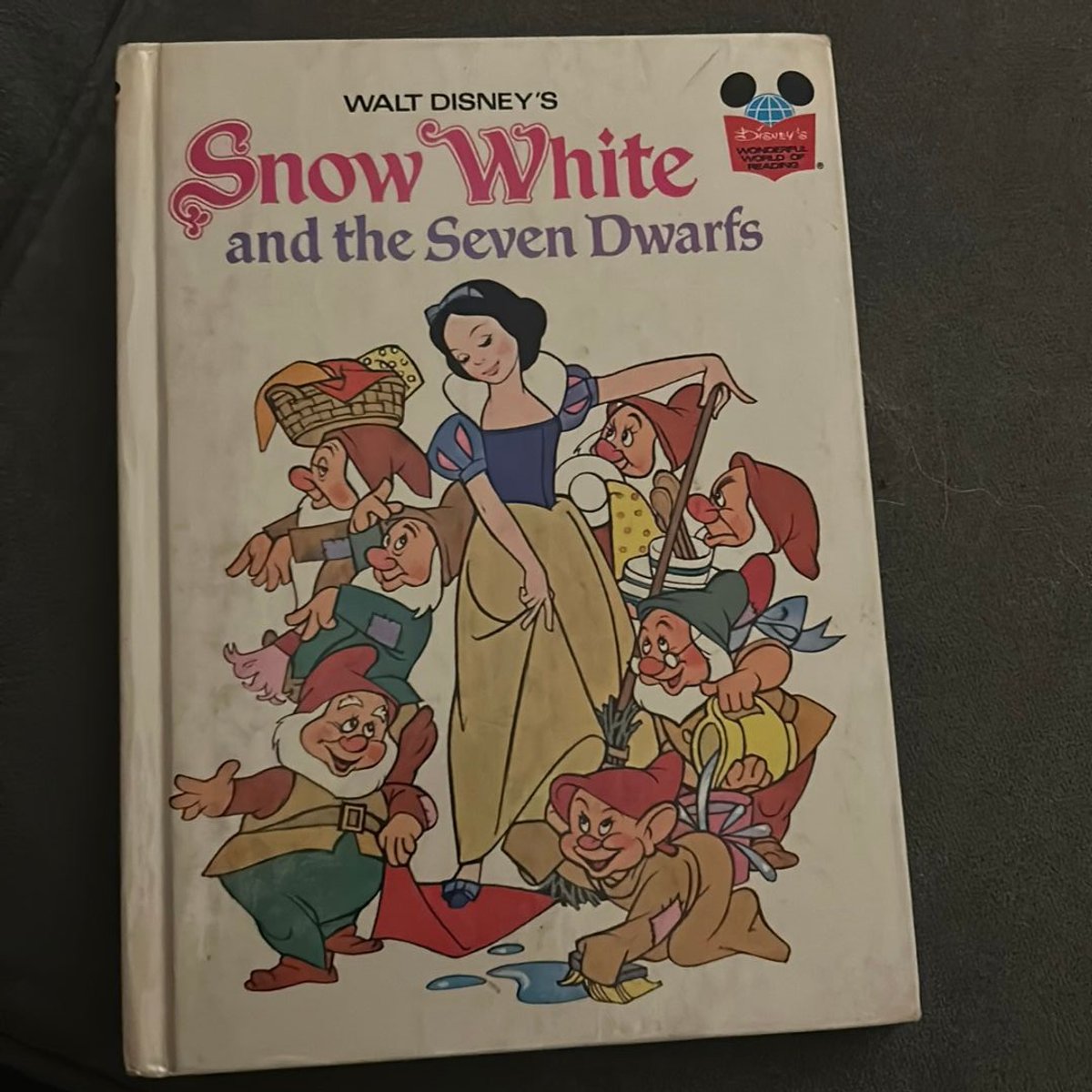 Walt Disney's Snow White and the Seven Dwarfs by Walt Disney Company Staff
