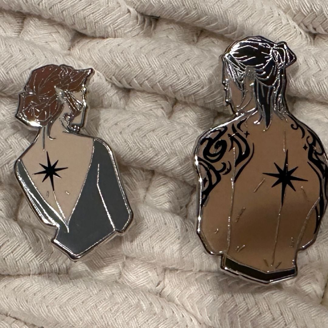 A court of thorns and roses pins by Sarah j Maas , Hardcover | Pangobooks