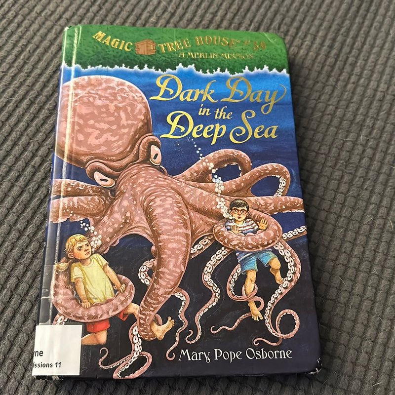 Dark Day in the Deep Sea by Mary Pope Osborne, Hardcover | Pangobooks