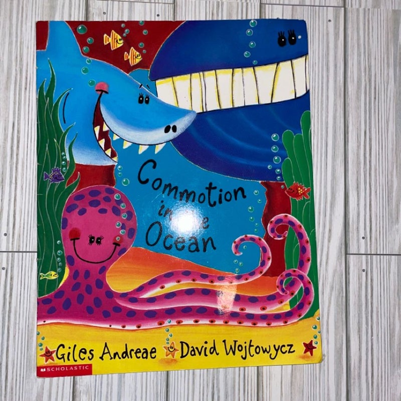 Commotion in the Ocean by Giles Andreae, Paperback | Pangobooks