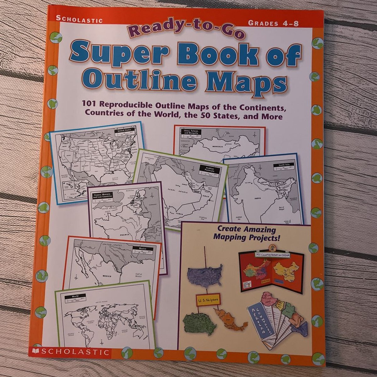Super Book of Outline Maps by Scholastic, Inc. Staff