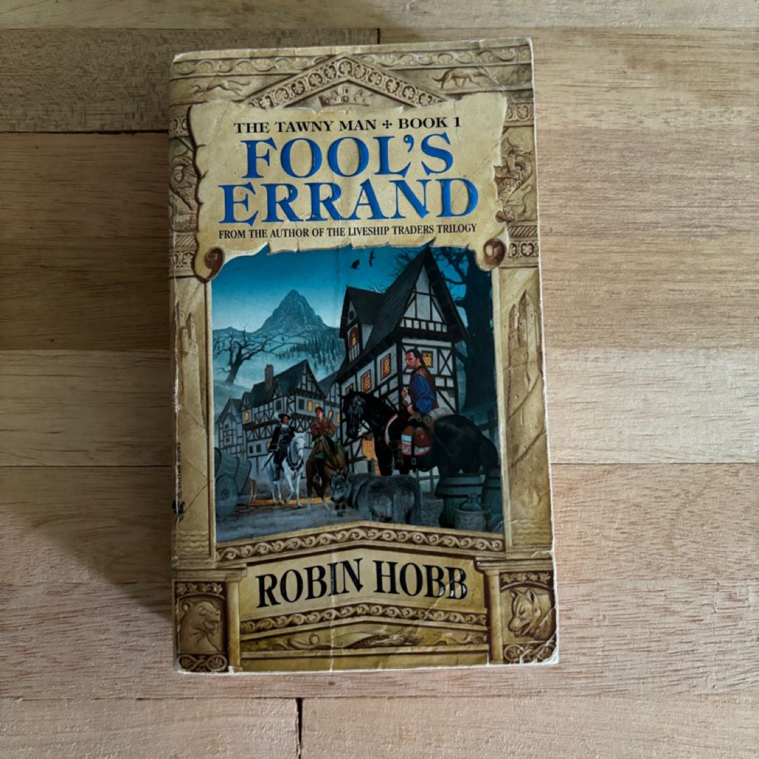 Fool’s Errand by Robin Hobb, Paperback | Pangobooks