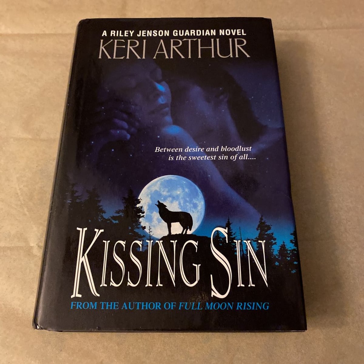 Kissing Sin by Keri Arthur, Hardcover | Pangobooks