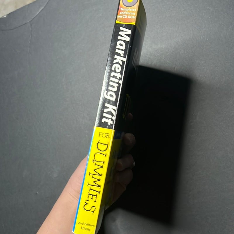 Marketing Kit for Dummies by Alexander Hiam, Paperback | Pangobooks