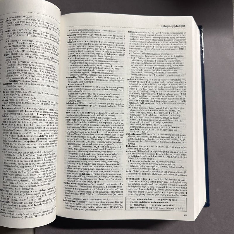 Reader's Digest Oxford Complete Wordfinder by Reader's Digest Editors