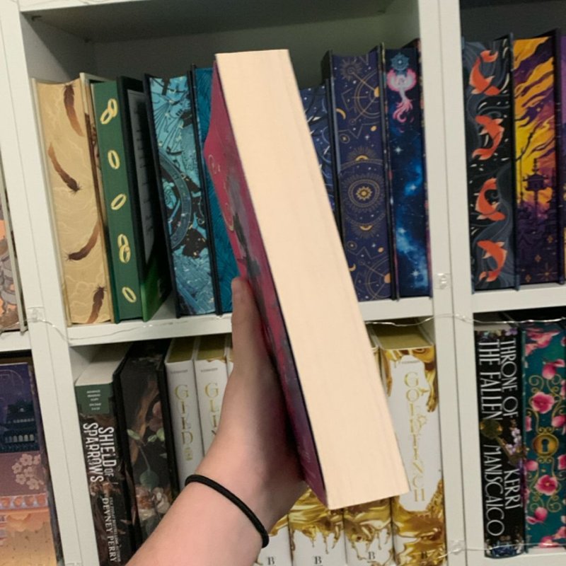 Cinder by Marissa Meyer, Paperback | Pangobooks