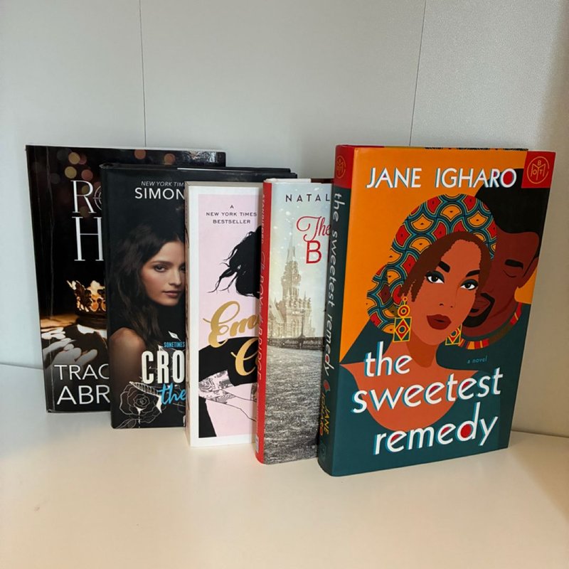 Romance book Bundle! by N/A, Paperback | Pangobooks