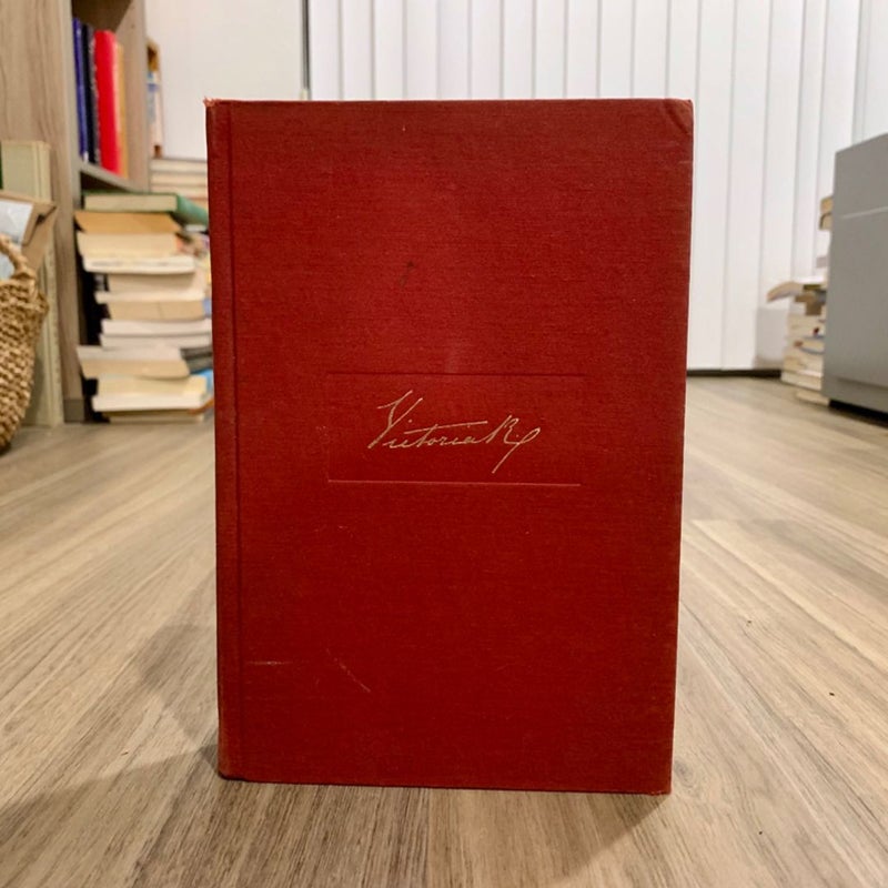 Queen Victoria: Born to Succeed by Elizabeth Longford, Hardcover ...