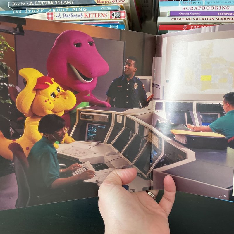 Barney & BJ Go to the Police Station by , Paperback | Pangobooks