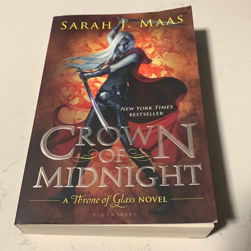 Crown of Midnight by Sarah J. Maas, Paperback | Pangobooks