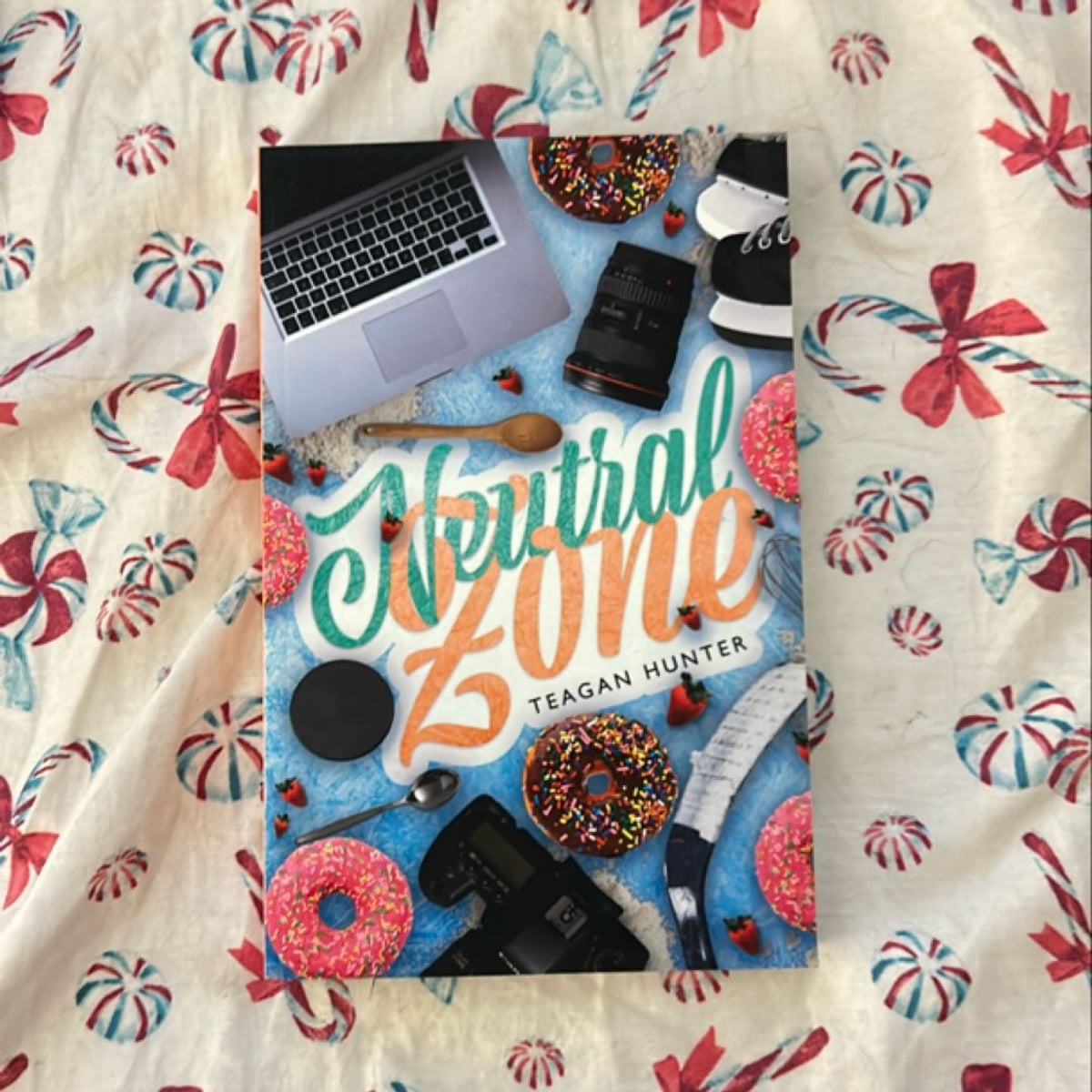 Neutral Zone by Teagan Hunter, Paperback | Pangobooks