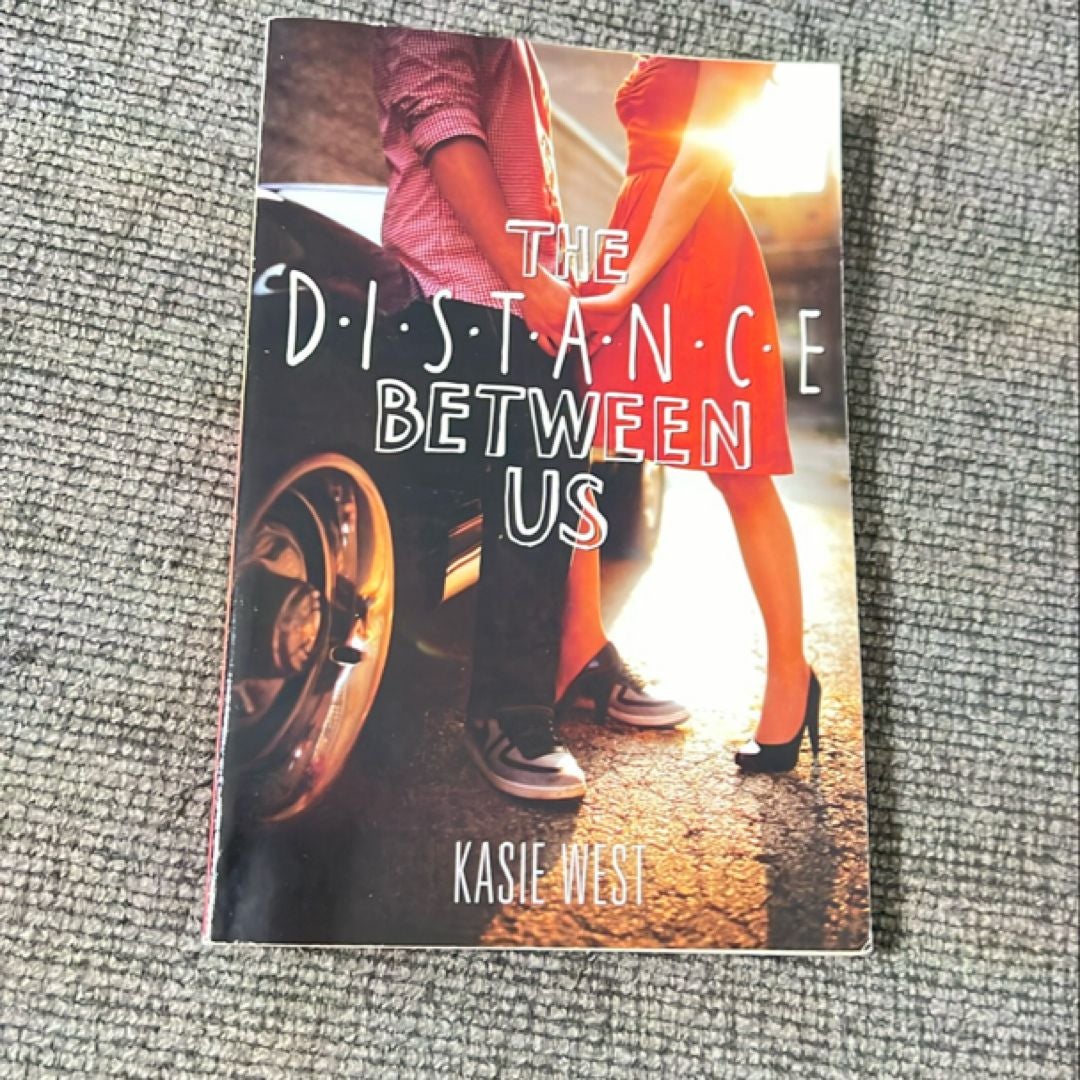 The distance between us by Kasie West , Paperback | Pangobooks