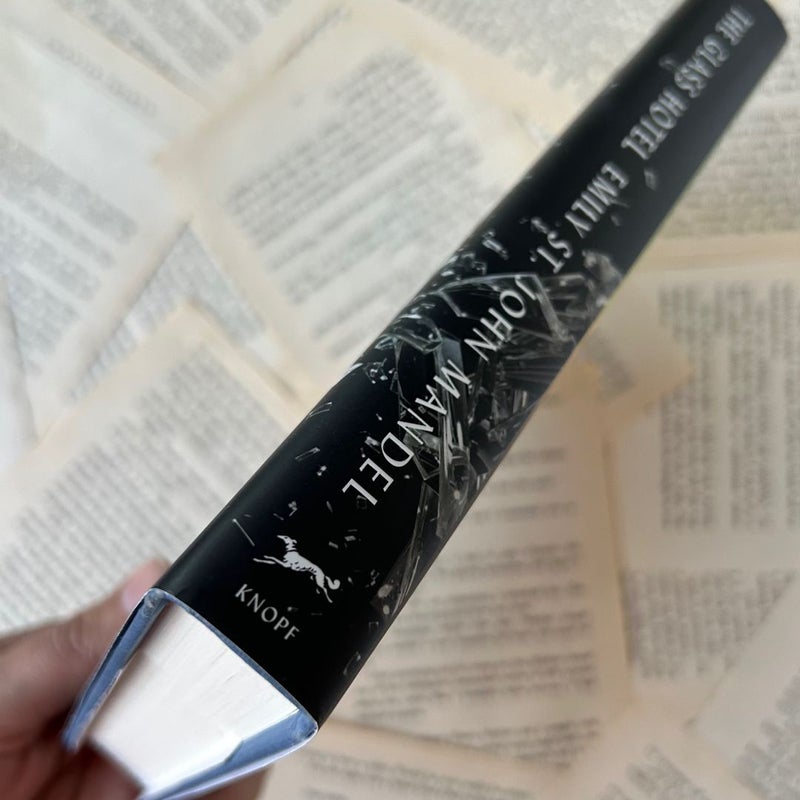 The Glass Hotel by Emily St. John Mandel, Hardcover | Pangobooks