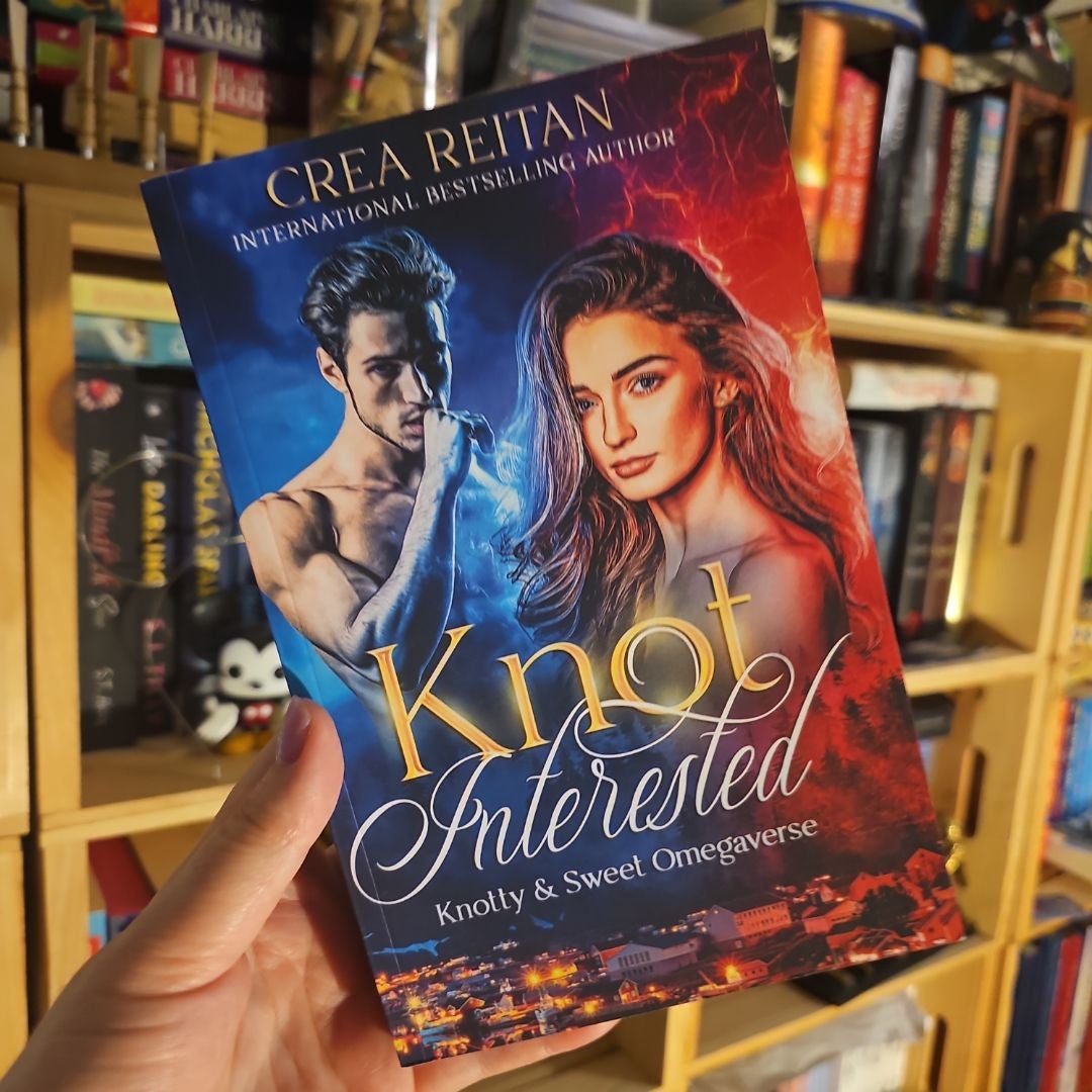 Knot Interested by Crea Reitan