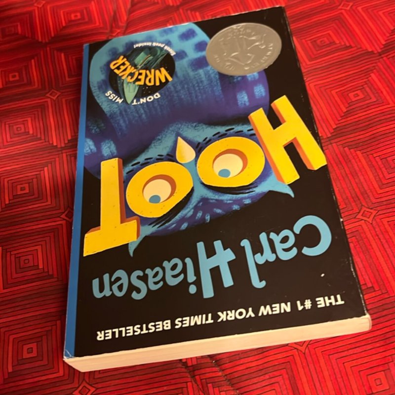 Hoot by Carl Hiaasen, Paperback | Pangobooks