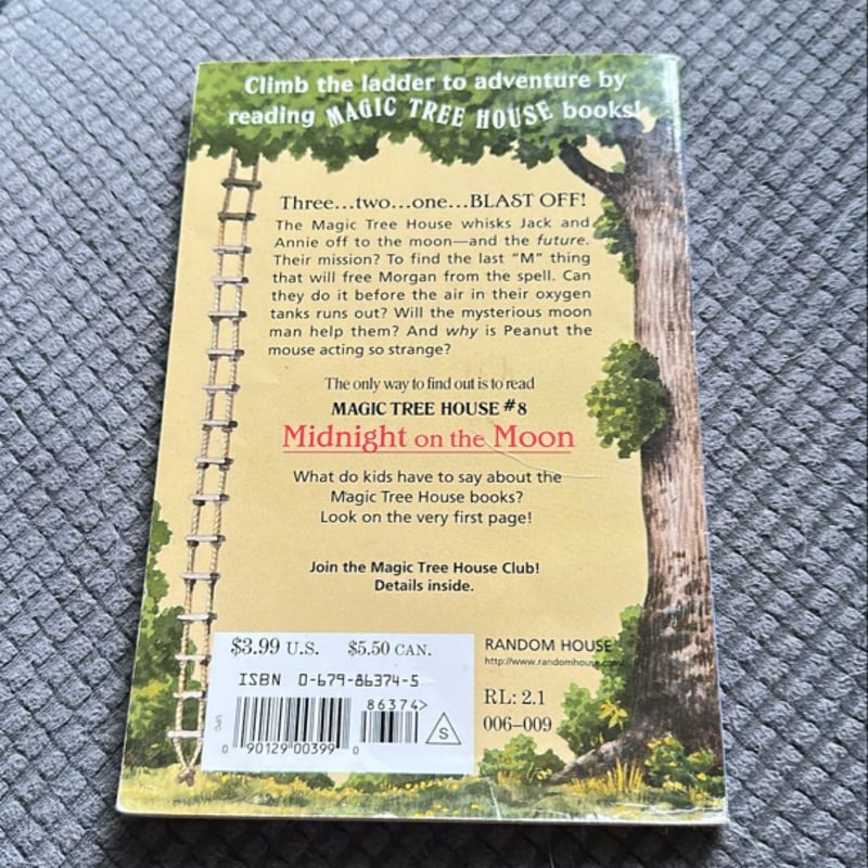Magic Tree House #8: Midnight on the Moon by , Paperback | Pangobooks