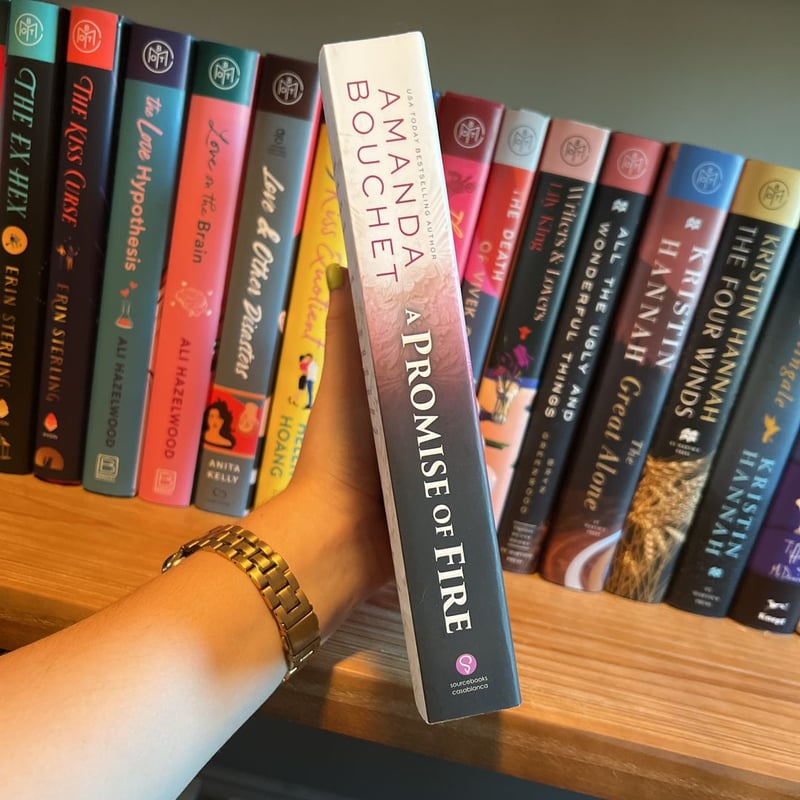 A Promise of Fire by Amanda Bouchet, Paperback | Pangobooks