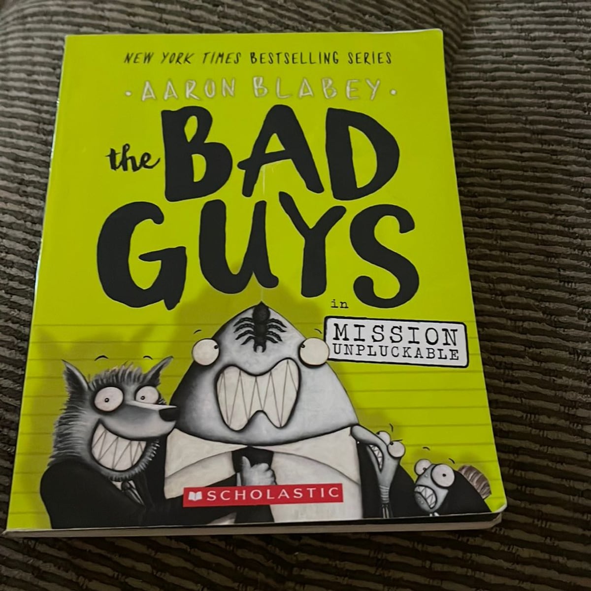 The Bad Guys in Mission Unpluckable by Aaron Blabey, Paperback | Pangobooks