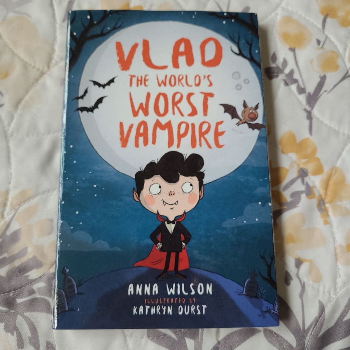 Vlad, the World's Worst Vampire by Anna Wilson
