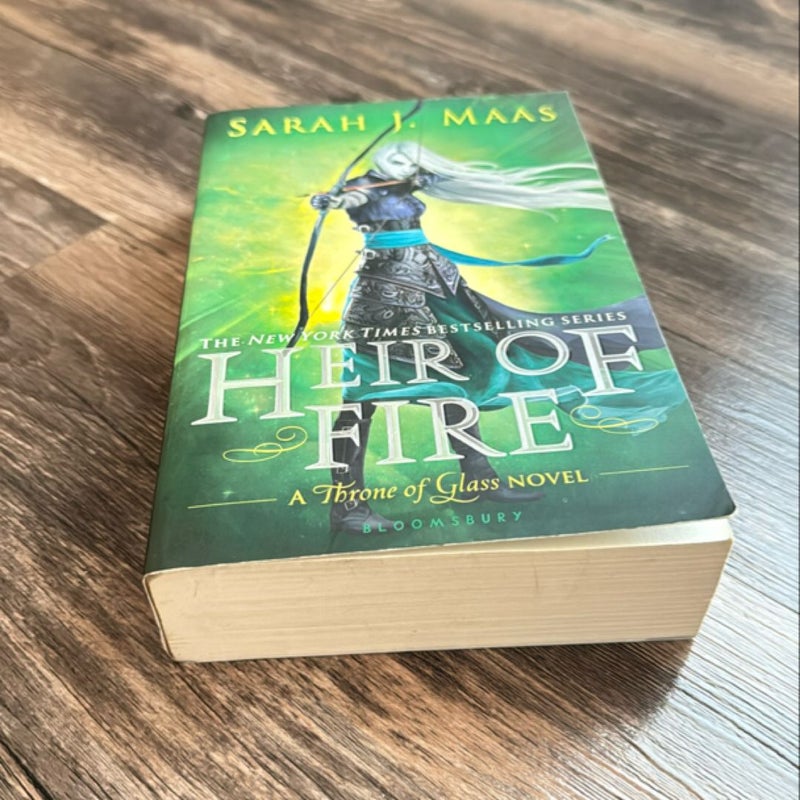 Heir of Fire by Sarah J. Maas, Paperback | Pangobooks