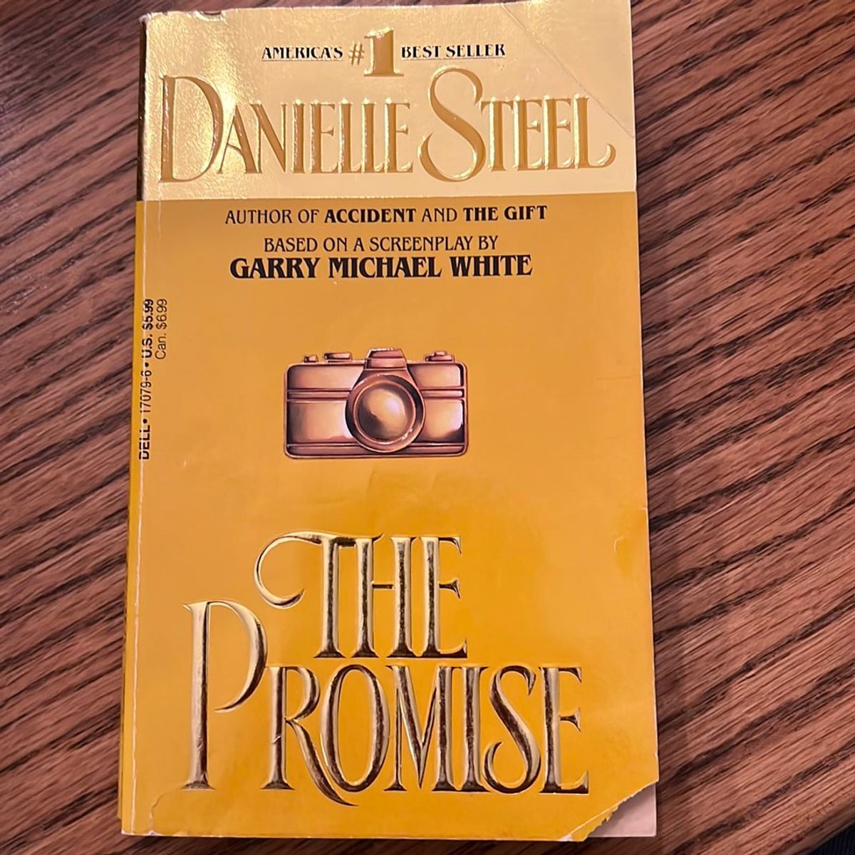 The promise by Danielle steel, Paperback | Pangobooks