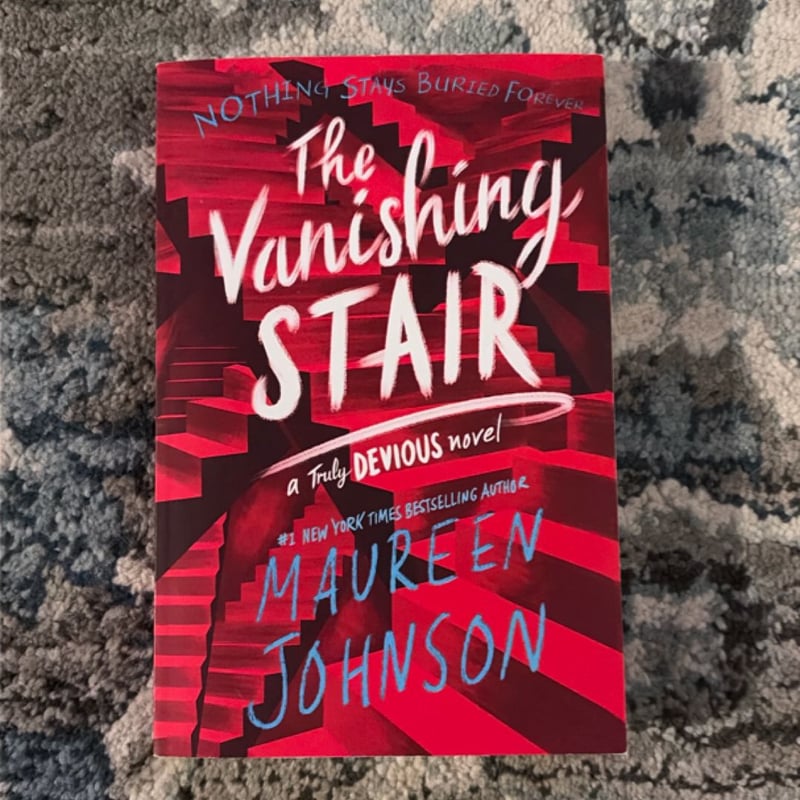 The Vanishing Stair by Maureen Johnson, Paperback | Pangobooks
