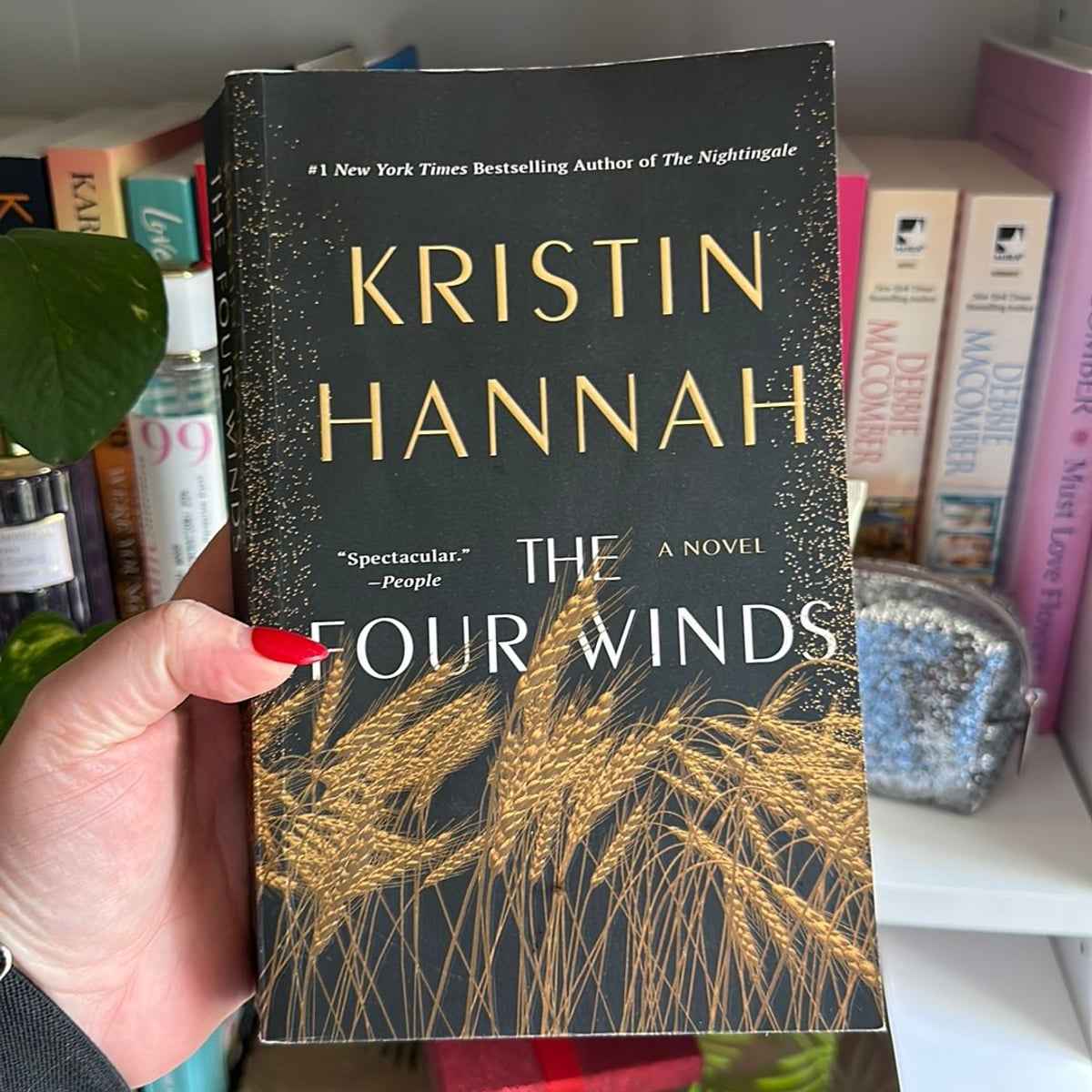 The Four Winds by Kristin Hannah, Paperback | Pangobooks