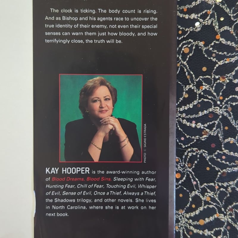 Blood Ties by Kay Hooper