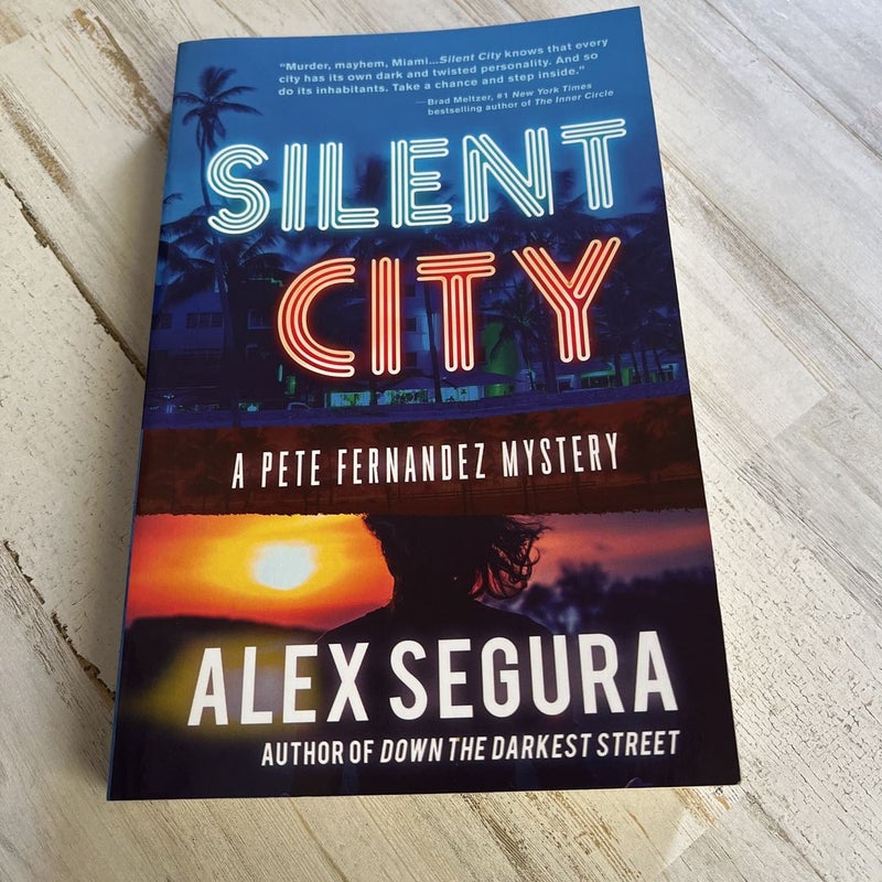Silent City by Alex Segura, Paperback | Pangobooks