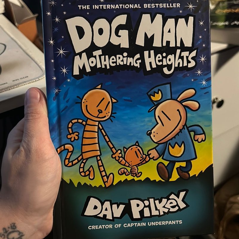 Dog Man Mothering Heights by Dav Pilkey, Hardcover | Pangobooks