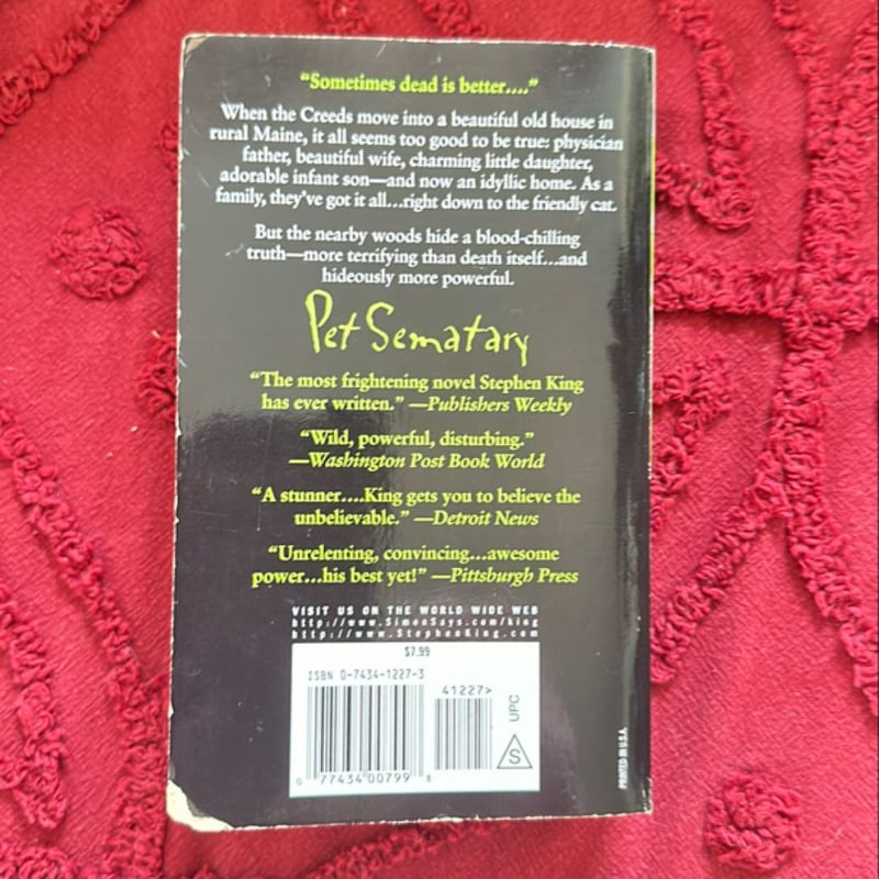 Pet Semetary by Stephen King, Paperback | Pangobooks