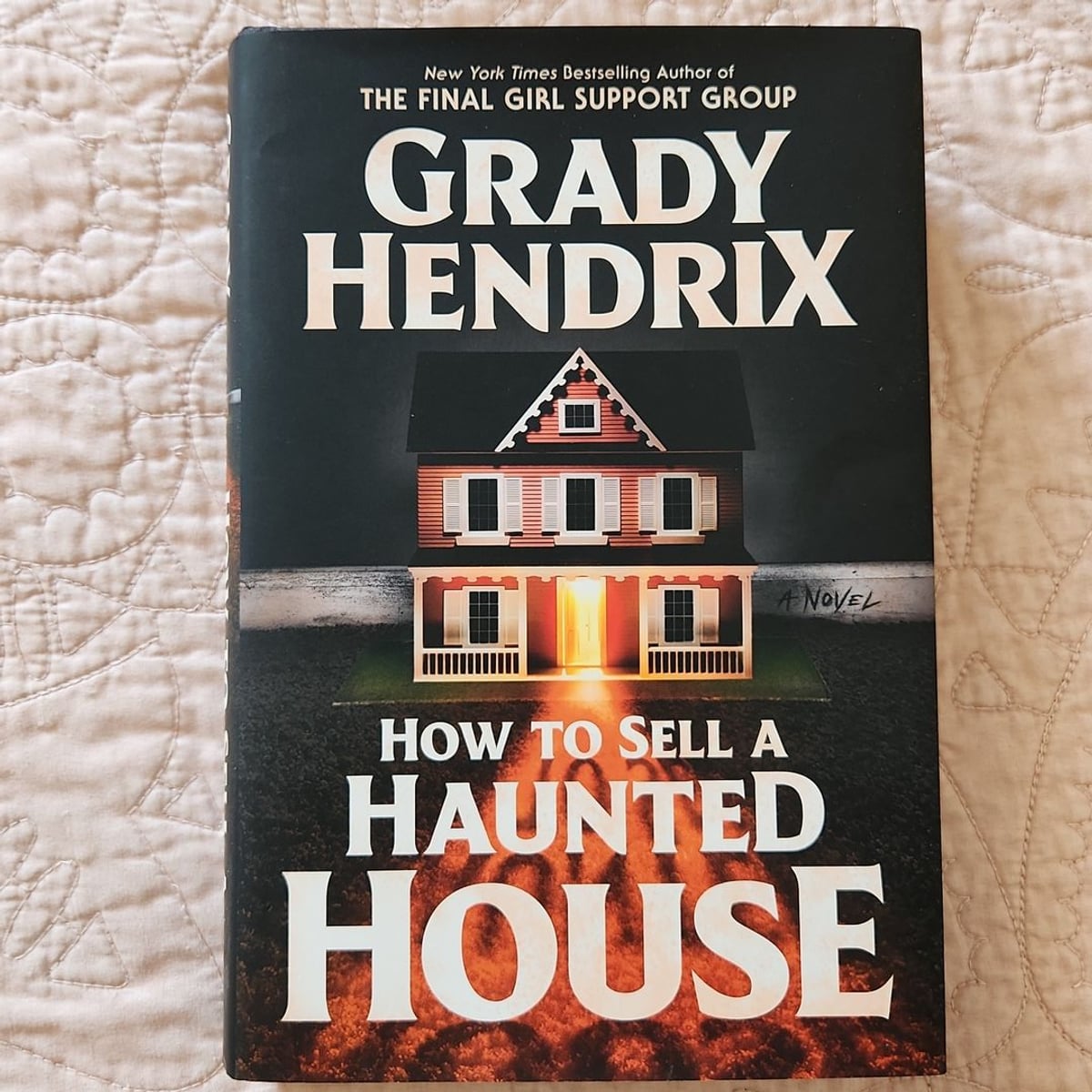 How to Sell a Haunted House by Grady Hendrix, Hardcover | Pangobooks