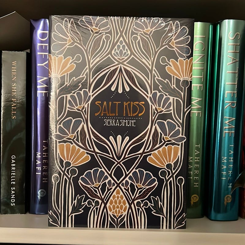Salt Kiss by Sierra Simone, Hardcover | Pangobooks