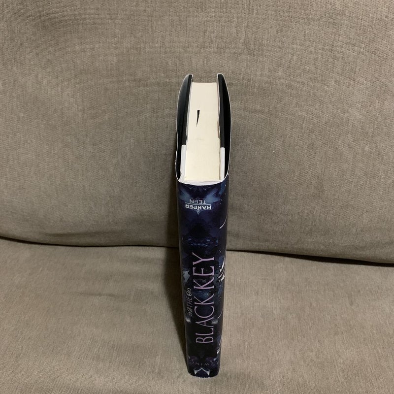 The Black Key by Amy Ewing, Hardcover | Pangobooks