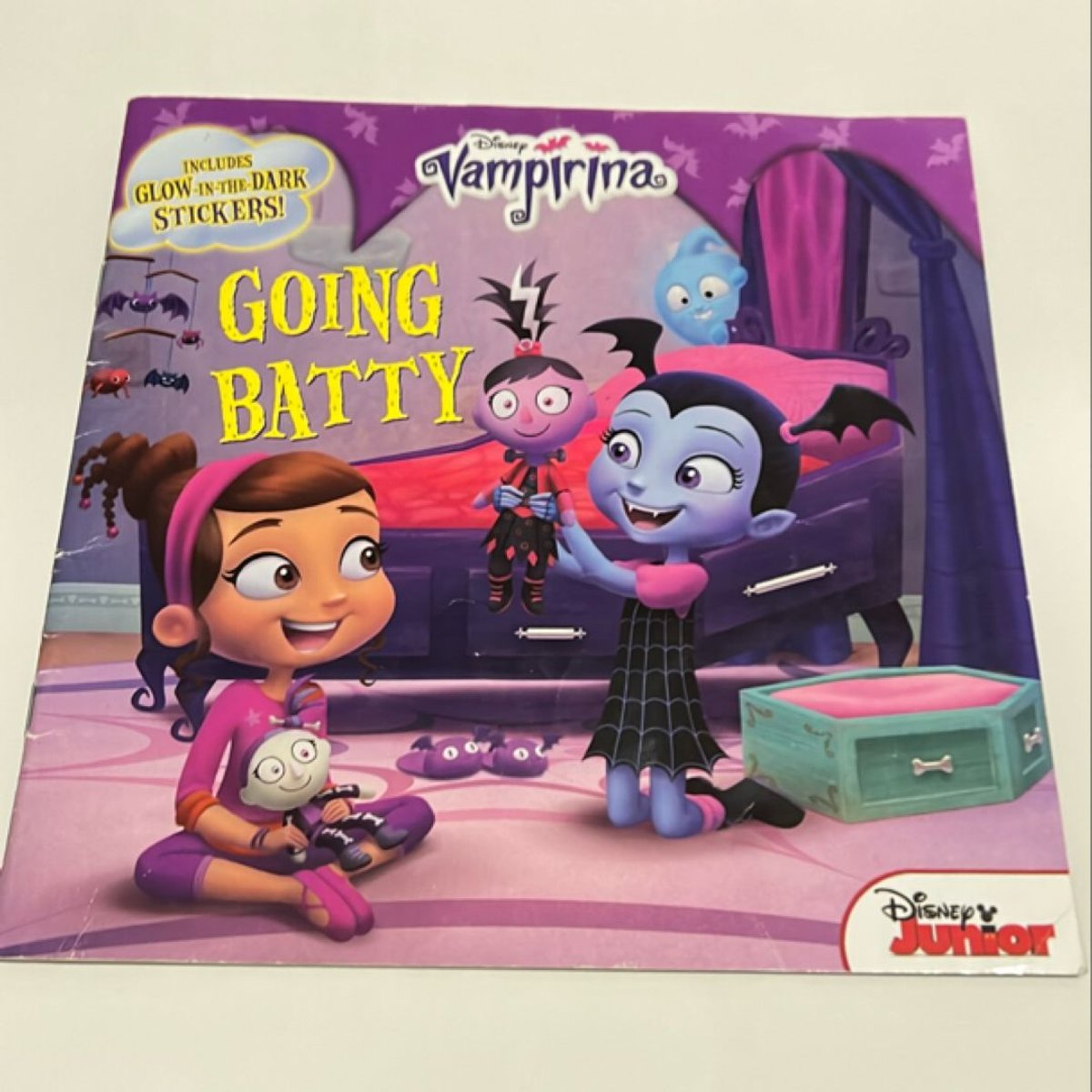 Vampirina Going Batty by Disney Books