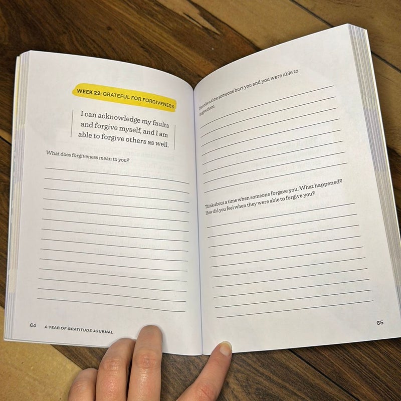 A Year of Gratitude Journal by Keir Brady, Paperback | Pangobooks