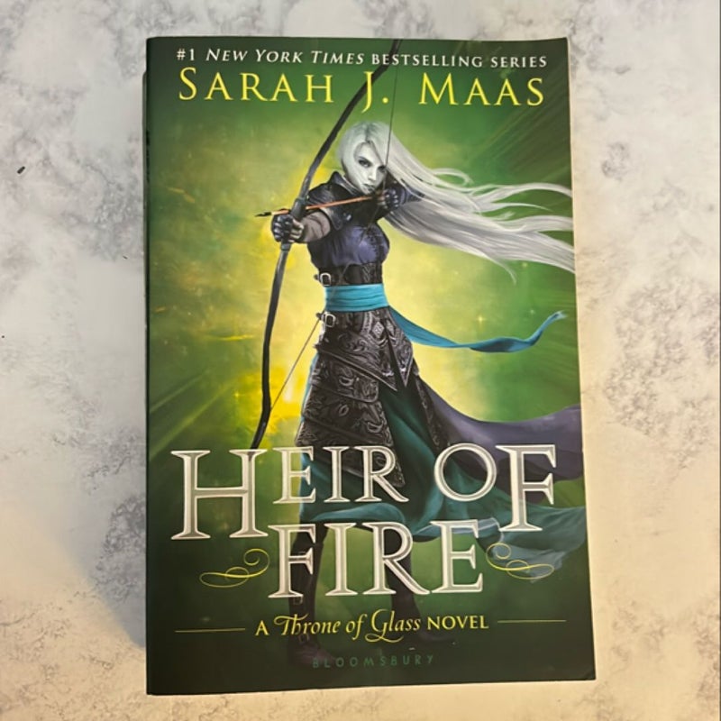Heir of Fire by Sarah J. Maas, Paperback | Pangobooks