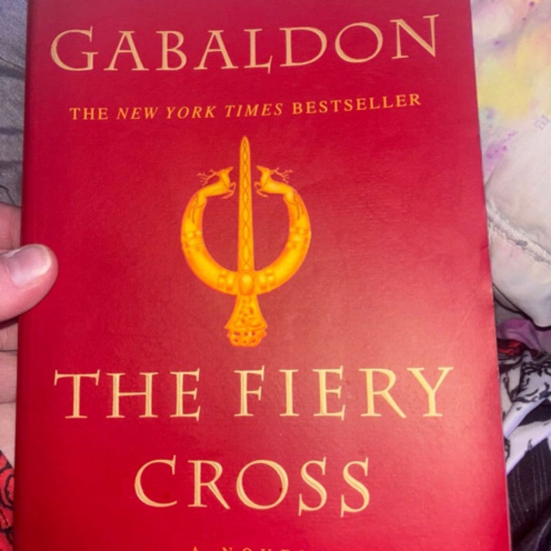 The Fiery Cross by Diana Gabaldon by Diana Gabaldon, Paperback | Pangobooks