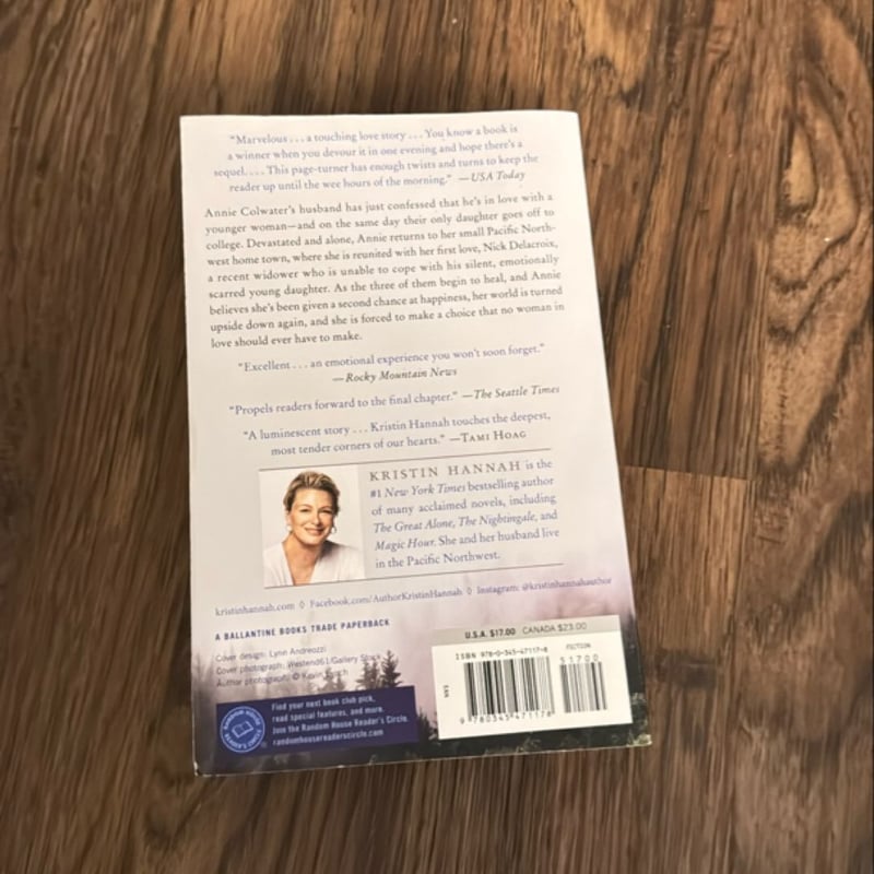 On Mystic Lake by Kristin Hannah, Paperback | Pangobooks