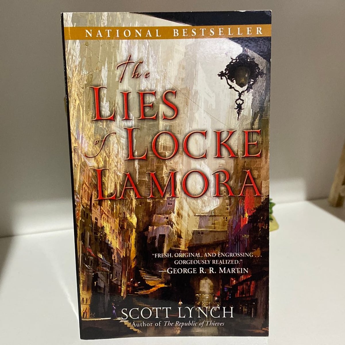 The Lies of Locke Lamora by Scott Lynch, Paperback | Pangobooks